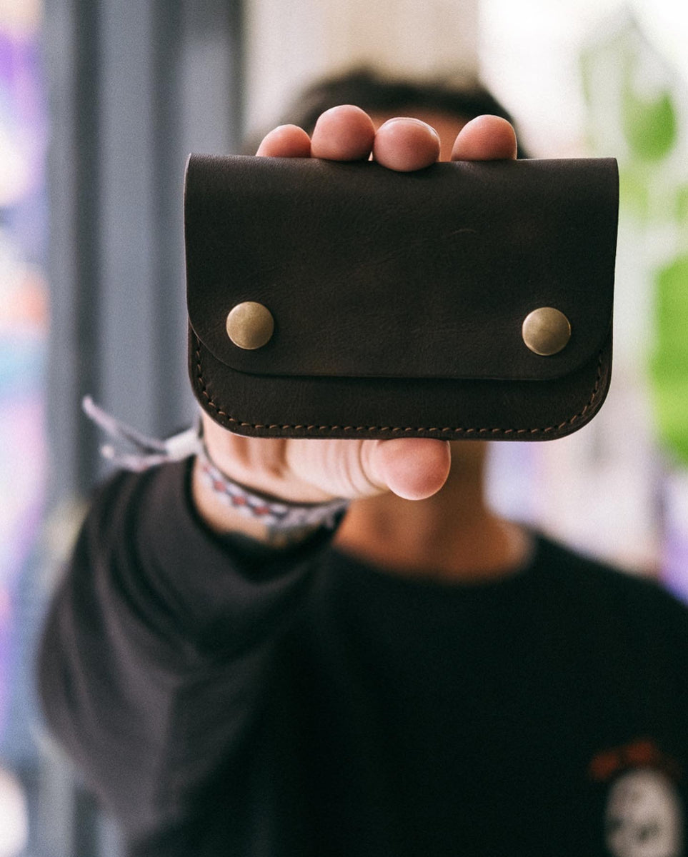 TRI Wallet - Waxed leather - Brown – The Real Intellectuals Store